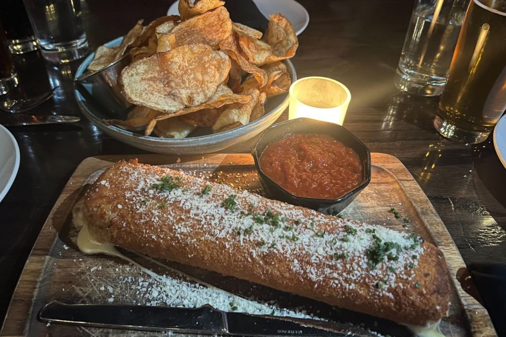 This Bloomfield Restaurant Bar is Known For Its One Pound Mozzarella Stick Montclair Girl